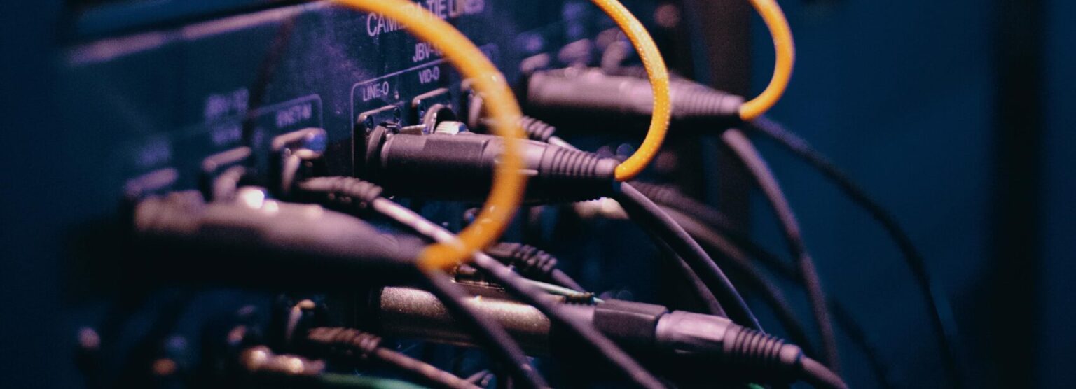 Retractable coil cables: Benefits and uses | CDC